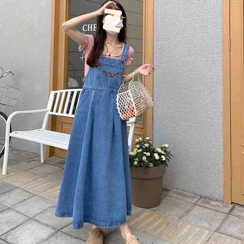 ・素材: アクリル、綿・柄: その他・デザイン: 刺繍・スタイル: 斜めがけ・構成: ワンピース・スカート丈: ミモレ丈・スカートタイプ: サスペンダースカート・ネックライン: スクエアネック・袖丈: ノースリーブ・要素: 刺繍・カラー: ...