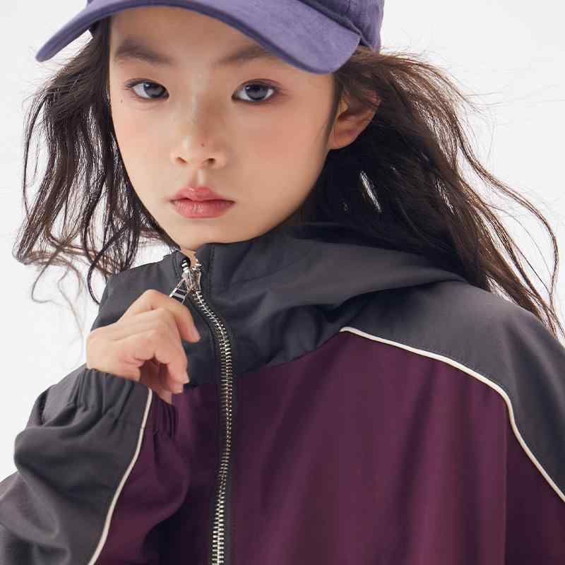 ・性別: 男女兼用・対象年齢: 中高学年（8歳以上、140cm以上）・ネックライン: 襟付き・スタイル: 韓国風・柄: 無地・厚さ: 普通・生地加工: 柔らかい・フード: 取り外し不可・要素: トレンド・袖丈: 長袖・安全レベル: B類・生...