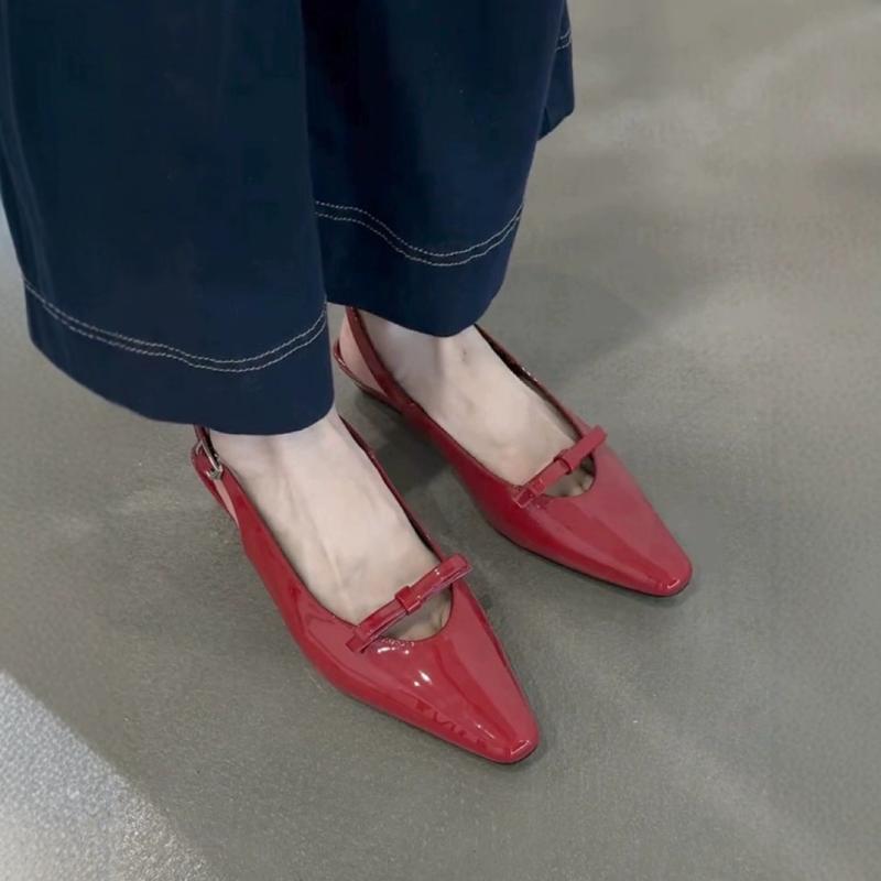 ・カラー: レッド・サイズ: 35, 36, 37, 38, 39, 40・靴の素材（アッパー）: 漆皮・カテゴリ: サンダル・靴のつま先の形状: スクエアトゥ・スタイル: ミニマル・靴底の素材: ゴム・靴の裏地の素材: マイクロファイバー...