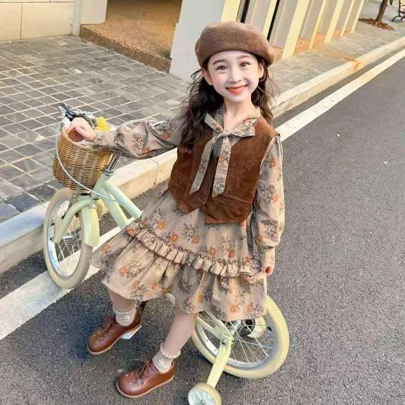 ・スタイル: カジュアル・カテゴリ: ワンピース・対象: 子供・素材: ポリエステル・生地: その他・袖丈: 長袖・柄: その他・スカートのスタイル: プリンセススカート・カラー: コーヒー色・サイズ: 100cm, 110cm, 120c...