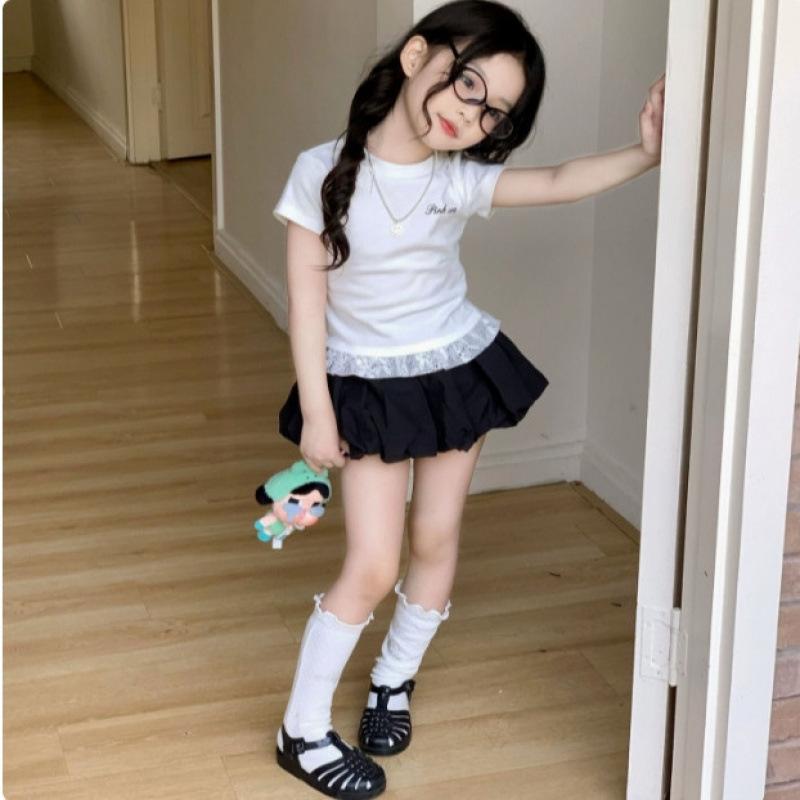 ・性別: 女児・スタイル: スイート・セット内容: 上着、スカート・対象年齢: 8歳以上・シーズン: 夏・袖丈: 半袖・柄: 無地・要素: セット、文字、レース・生地: ポリエステル・メイン素材: 再生セルロース繊維・メイン素材含有量: 9...