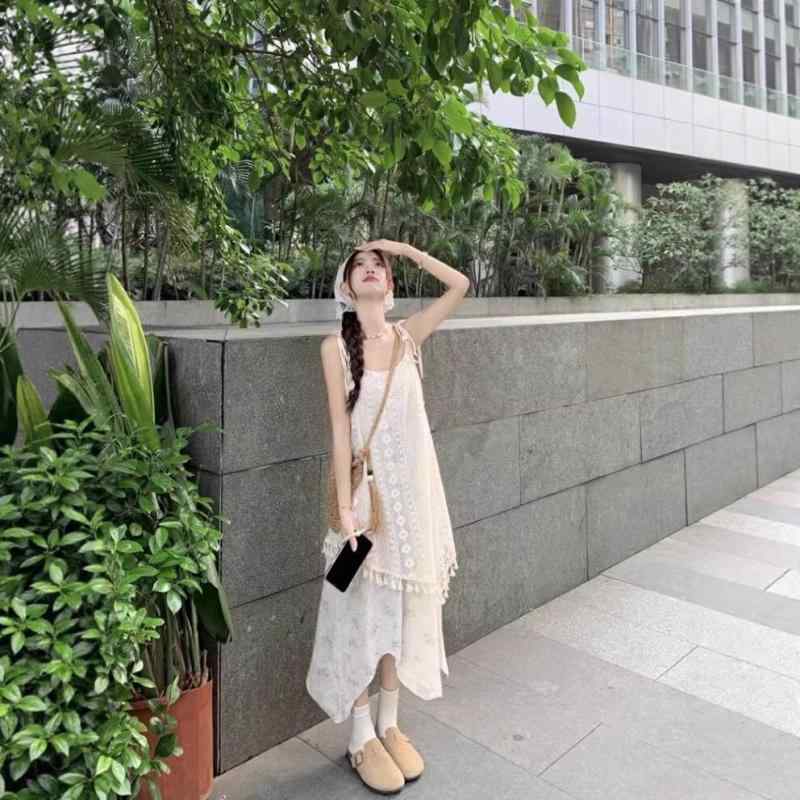 ・素材: ポリエステル80-90%・柄: その他・スタイル: 文芸復古、中国風・袖丈: ノースリーブ・種類: ワンピース・スカート丈: ミモレ丈・スカートタイプ: その他・ネックライン: ストラップ・袖タイプ: その他・ディテール: レース...