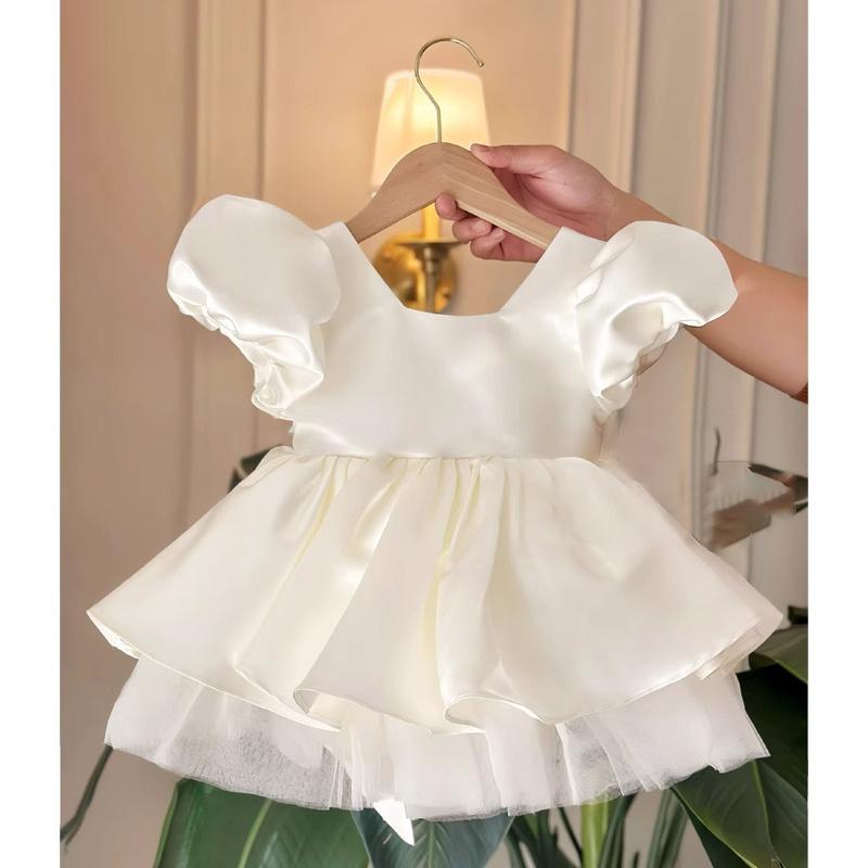 ・商品カテゴリ: 子供用礼服・対象年齢: 8歳以上(140cm以上)・性別: 女・画像: モデルなし・生地加工: プリーツ、コーティング、シャーリング、酵素洗い・要素: プリンセス・生地: 化学繊維混紡・主生地成分: ポリエステル 90%・...