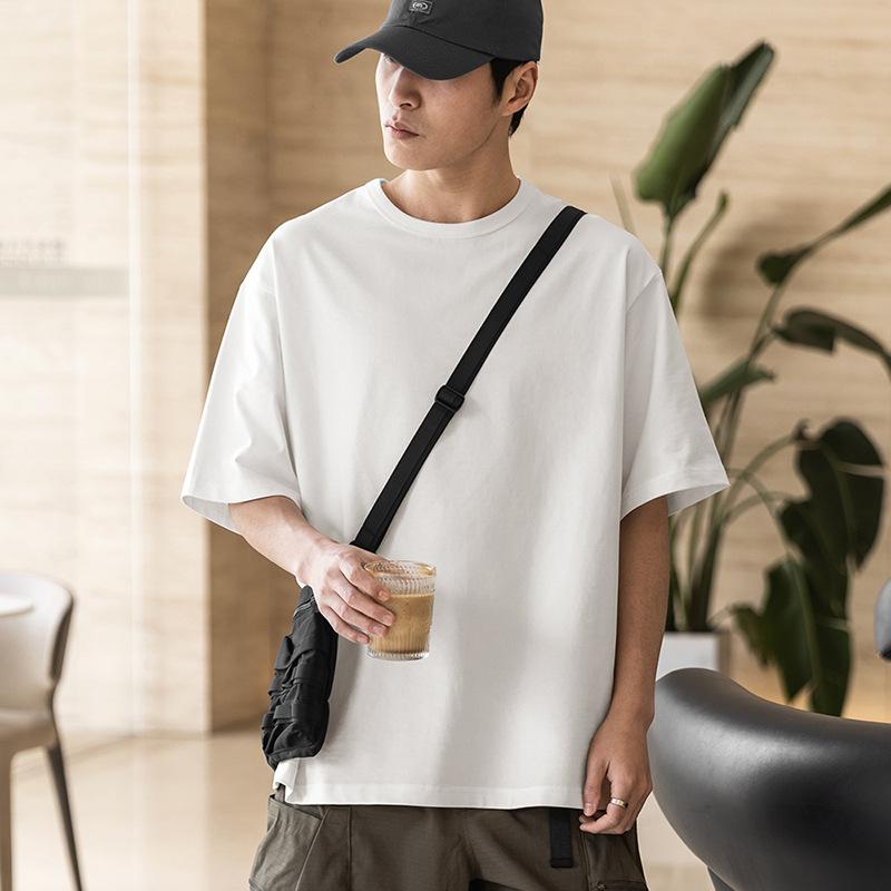 ・カテゴリ: Tシャツ・スタイル: ベーシック・柄: 無地・対象: 青年・タイプ: プルオーバー・ネックライン: ラウンドネック・袖丈: 半袖・厚さ: 普通・素材: 綿62.4%、ポリエステル33.9%、ポリウレタン3.7%・フィット: ル...