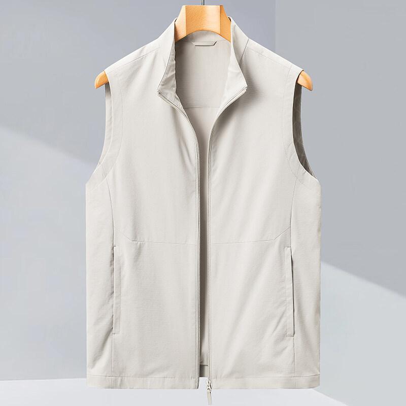 output: ・スタイル: その他・フィット: スリム・襟の形: スタンドカラー・前立て: ジッパー・フード: あり（取り外し不可）・厚さ: 薄手・柄: 無地・素材: コーデュロイ、ウサギの毛・シーン: デイリー・ディテール: ベスト・ポ...