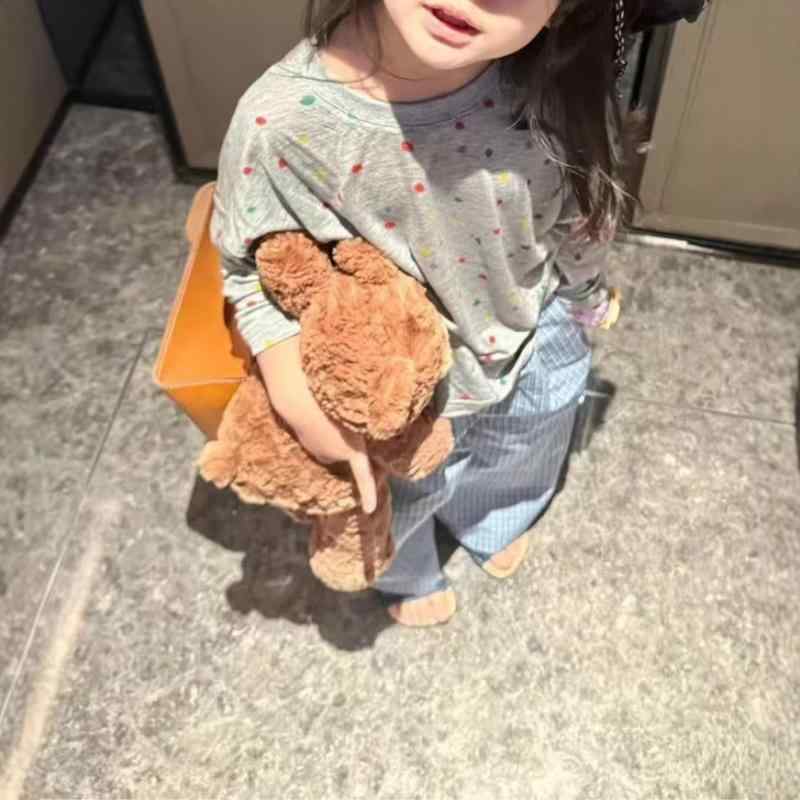 ・商品カテゴリ: 子供用セットアップ・対象: 女児・スタイル: カジュアル・セット内容: トップス、パンツ・アイテム数: 2点・対象年齢: 3～8歳 (100～140cm)・シーズン: 夏・袖丈: 長袖・フード: なし・パンツ丈: 長ズボン...