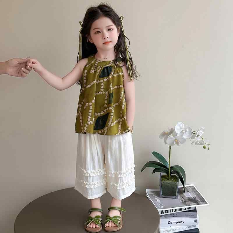 ・対象: 女の子・スタイル: カジュアル・セット内容: パンツセット（2点）・対象年齢: 中小（3～8歳、100～140cm）・シーズン: 夏・袖丈: ノースリーブ・パンツ丈: 7分丈・生地加工: 柔らか加工・柄: その他・素材: ポリエス...