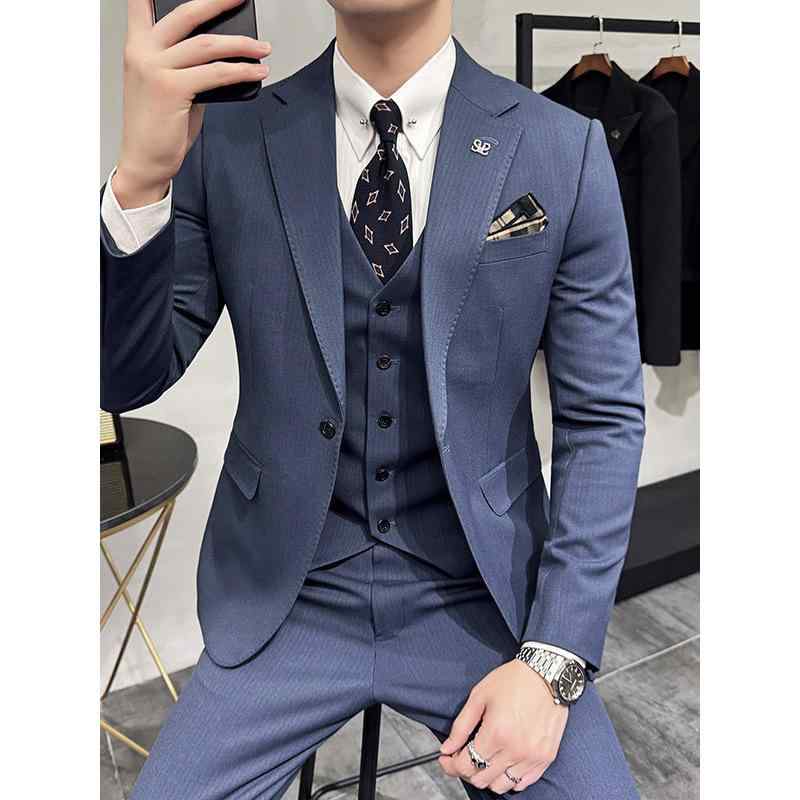 ・商品カテゴリ: スーツ/セットアップ・スタイル: ビジネス/カジュアル・対象: メンズ・素材機能: イージーケア・柄: ストライプ・表地: ポリエステル繊維混紡・表地の組成含有量: 68%・裏地: ポリエステル繊維・対象年齢層: 成人・フ...