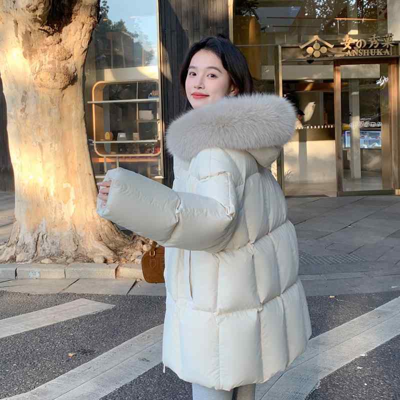 ・填充物: ホワイトダックダウン・ダウン含有量: 86%~90%・厚さ: 中・生地: ポリエステル・メイン素材: ポリエステル・シルエット: ゆったり・襟の形: フード付き・ファー: 有り・ファー素材: フォックスファー・着脱: 可・着丈:...