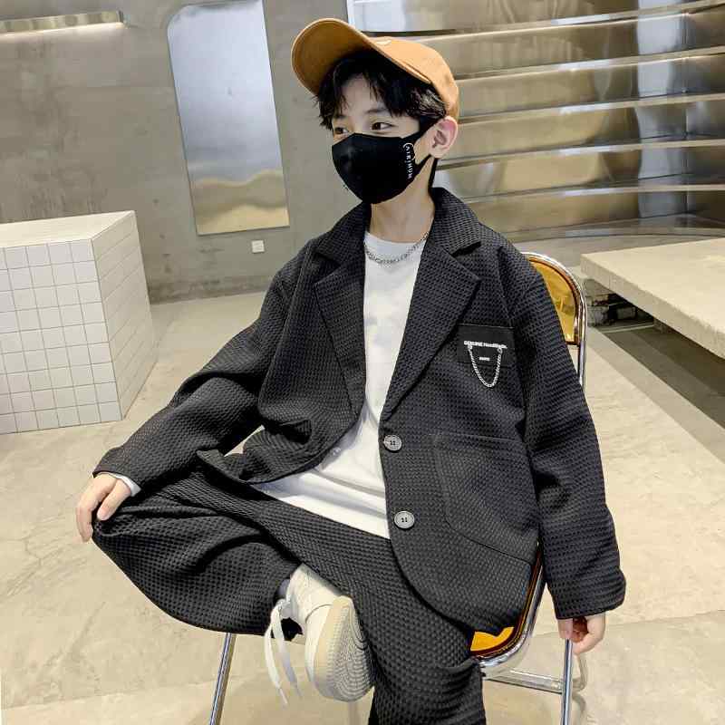 ・商品種類: 子供用スーツ・対象: 男の子・スタイル: イギリス風・セット内容: 長袖トップス、長ズボン・対象年齢: 8歳以上・袖丈: 長袖・フード: なし・パンツ丈: 長ズボン・生地加工: 柔らか加工・厚さ: 普通・柄: 無地・素材: ポ...