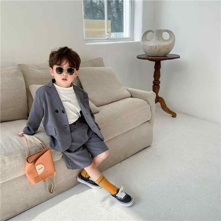 ・対象: 男の子・スタイル: イギリス風・セット内容: パンツ、トップス・袖丈: 長袖・パンツ丈: 五分丈・クロップドパンツ・柄: 無地・素材: 化学繊維混紡・主素材: ポリエステル90%・厚さ: 普通・対象年齢: 3～8歳 (100～14...