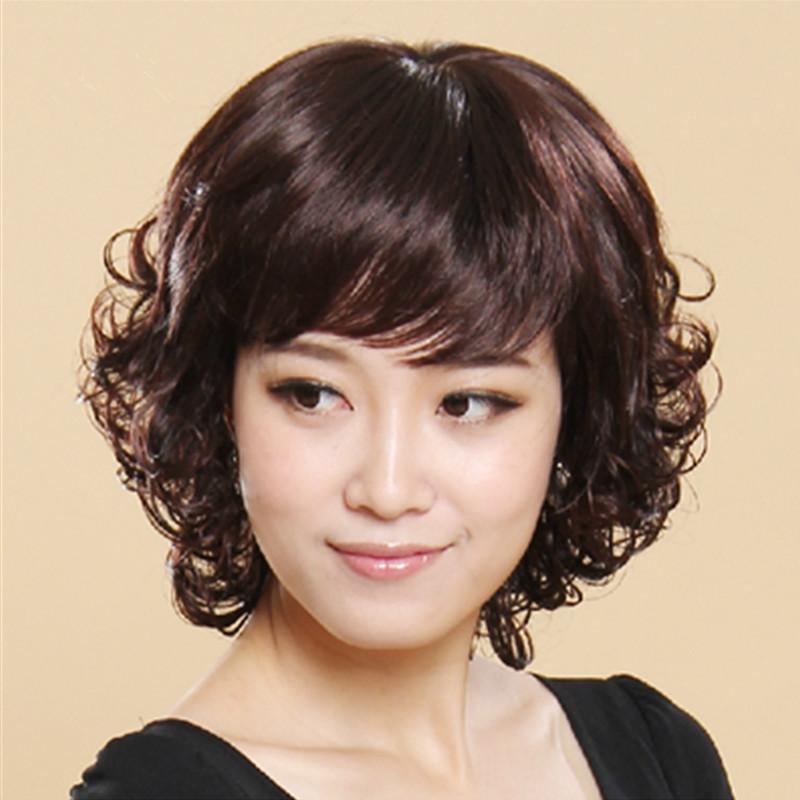 output: ・適用対象: 女性・ヘア素材: 高温シルク・製法: 機械製・染色/パーマ: 不可・肌色: すべての肌色・顔型: すべての顔型・前髪タイプ: 揃え/斜め・スタイル: ナチュラル・ヘアスタイル: 短い巻き髪/斜め前髪・カラー: ...