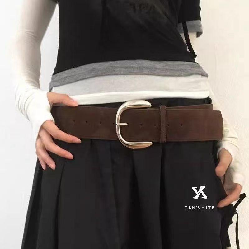 ・素材: PUレザー・バックル素材: 合金・バックルタイプ: ピンバックル・カラー: シルバーバックル×ブラウン、ゴールドバックル×ブラウン・ベルト幅: 約6cm・長さ: 約97cm、約105cm・スタイル: パンク、ストリート、個性派、ヒ...