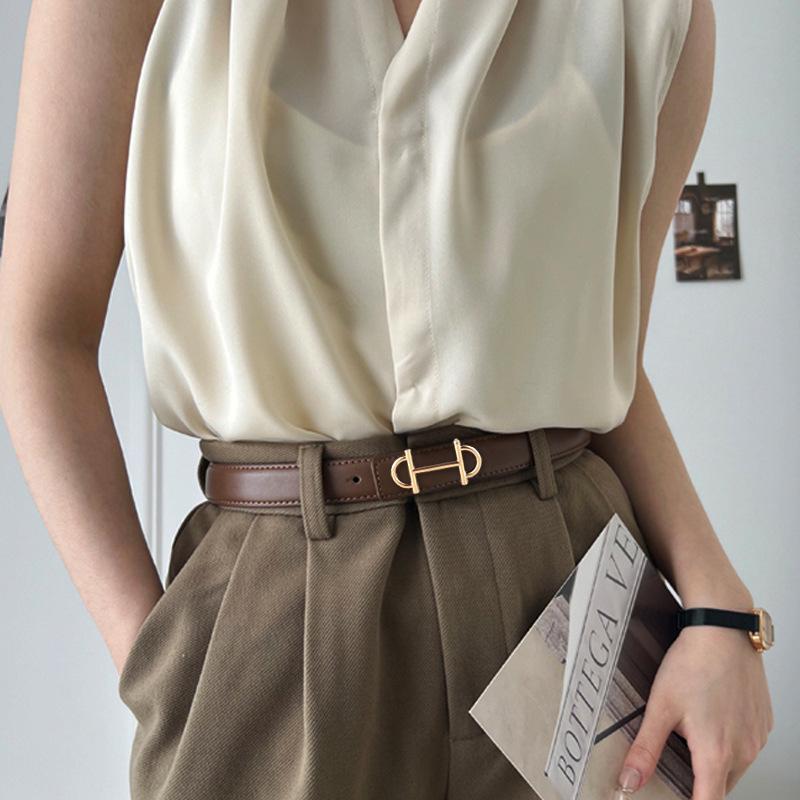 ・素材: 本革・革のタイプ: 牛革・ベルトバックルの素材: 合金・バックル留め具の種類: スナップボタン・カラー: ブラック、ブラウン、コーヒー・ベルト幅: 2～4cm・サイズ: 100cm・スタイル: オールマッチ、エレガント、カジュアル...