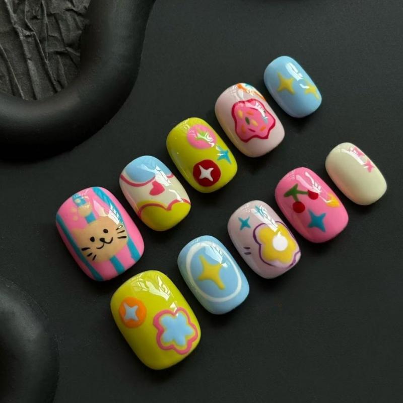 ・スタイル: 氷透、小清新、简约、腮红甲、純欲・柄: 愛心・カラー: 短方圆・サイズ: XS, S, M, L・タイプ: 短款、透明甲片・対象: 女性、子供