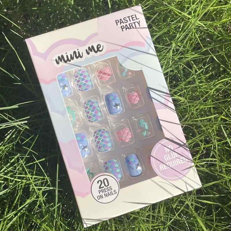 ・素材: アクリル・柄: カートン・スタイル: かわいい・付属品: グミシール80枚・種類: 人魚、ユニコーン