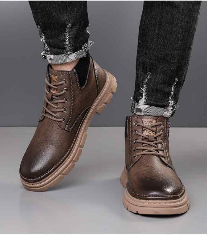 ・カテゴリ: ブーツ・対象年齢: 青年（18-40歳）・靴の高さ: 短い・スタイル: カジュアル・靴のつま先の形状: ラウンド・ヒールの高さ: ローヒール（1-3cm）・ヒールの形状: 太め・特徴: 防水, 衝撃吸収・素材（アッパー）: マ...