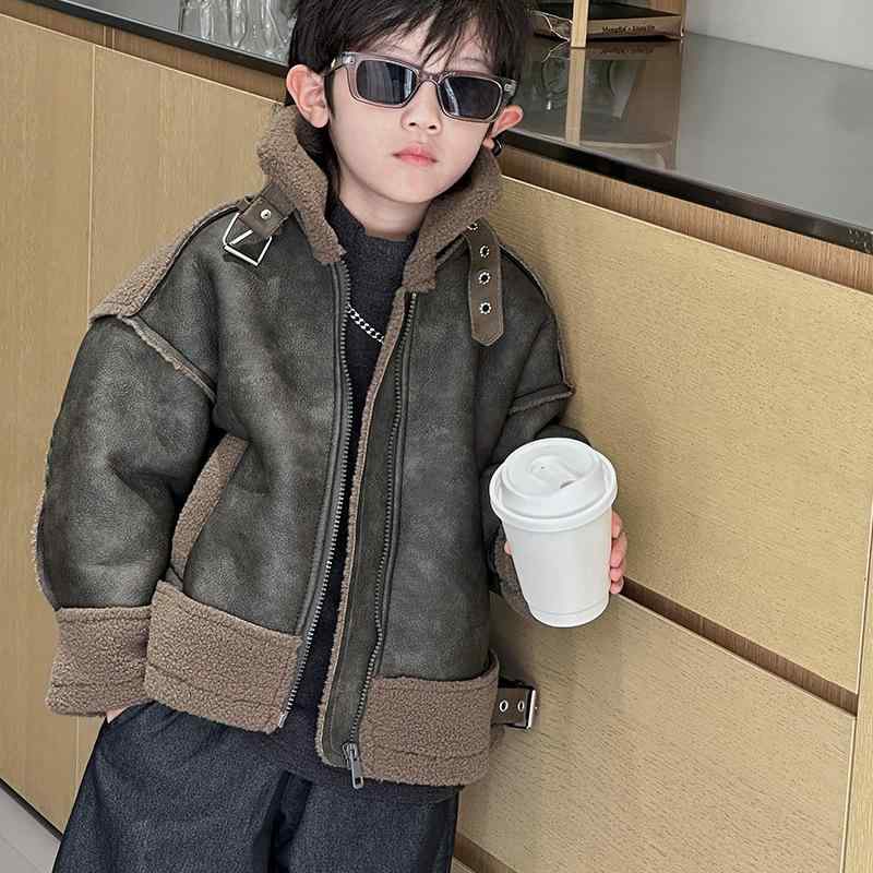 ・性別: 男の子・対象年齢: 中小キッズ(3～8歳、100～140cm)・襟の形: 襟付き・スタイル: 韓国風・柄: 無地・厚さ: 厚手・袖丈: 長袖・素材: PUレザー、ポリエステル・素材（裏地）: ポリエステル繊維（ポリエステル）・素材...