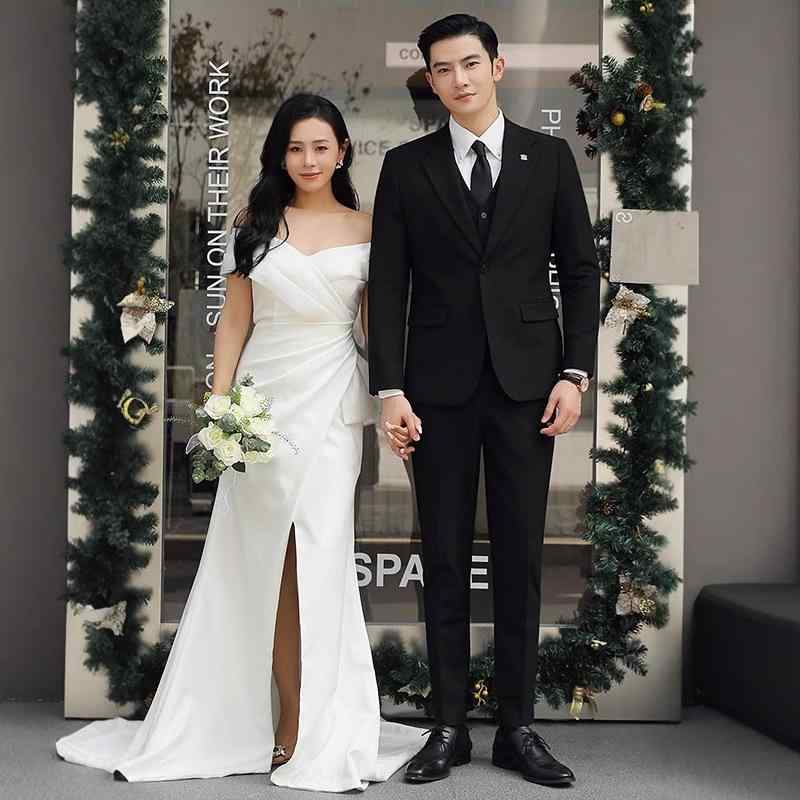 ・カテゴリ: スーツ・スタイル: ビジネス・対象: メンズ・フロント: シングル・ボタン数: 1・素材: ポリエステル繊維、ビスコース繊維、スパンデックス・混紡率: ポリエステル68%、ビスコース29%、スパンデックス3%・襟: ノッチドラ...