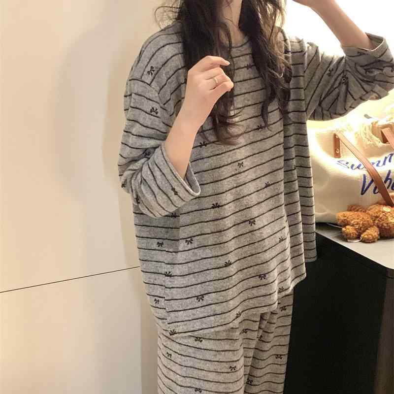 ・カテゴリ: セットアップ・素材: ポリエステル繊維、ミルクシルク・厚さ: 中厚・ネックライン: ラウンドネック・袖丈: 長袖・パンツ丈: フルレングス・機能: リラックス、ホームウェア、快適・対象: レディース・シーン: ホーム・色: 1...