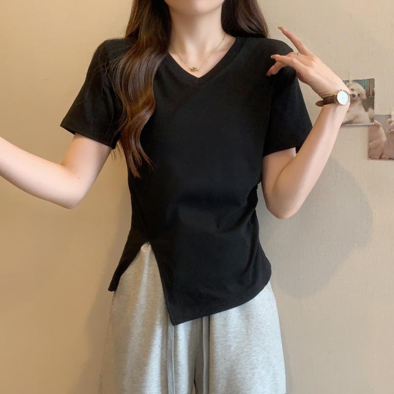 ・カテゴリ: Tシャツ・スタイル: 日韓カジュアル、気質優雅・主な素材: 綿92%、氨纶8%・柄: 無地・袖丈: 短袖・版型: スリムフィット・衣長: 短め(40cm超～50cm)・ネックライン: Vネック・袖型: 通常・流行要素: アシン...