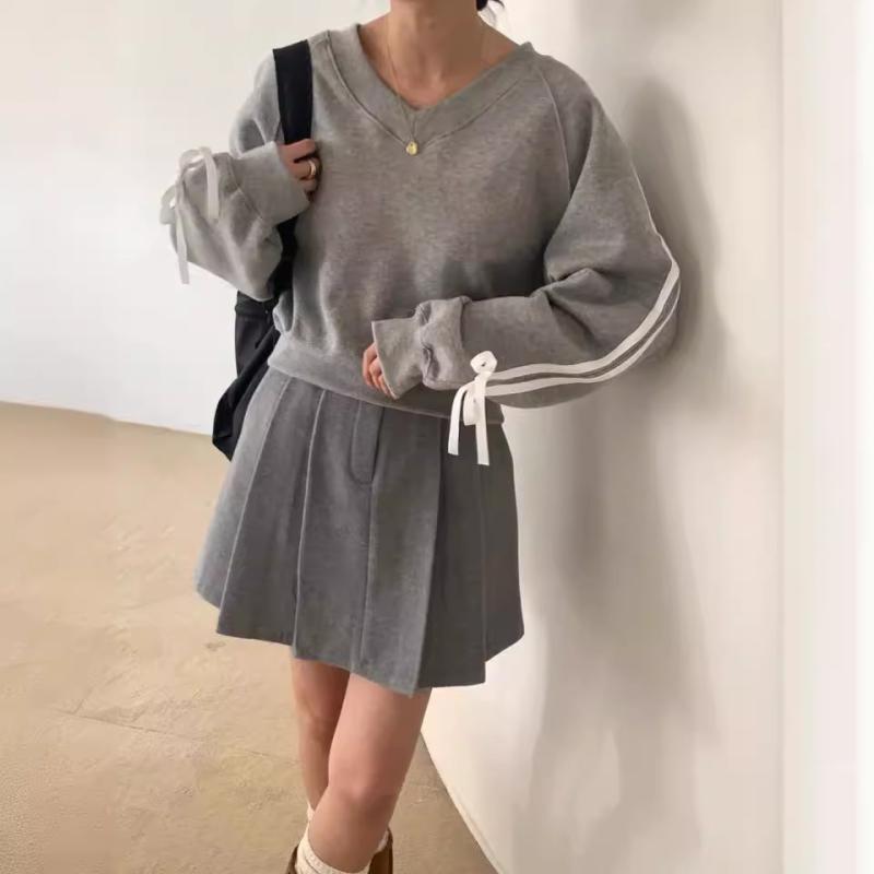 ・型: プルオーバー・フィット: バットスリーブ・組み合わせ: 単品・着丈: 短め（40cm超50cm以下）・袖丈: 長袖・袖のタイプ: ラグランスリーブ・ネックライン: Vネック・厚さ: 普通・流行の要素: その他・生地: 綿ポリエステル...