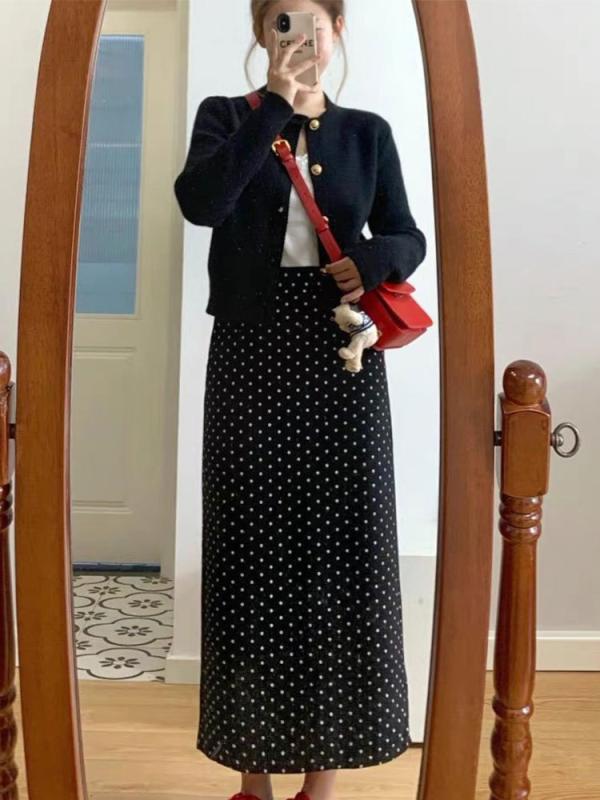 ・パターン: 水玉模様・スカート丈: ミモレ丈・流行の要素: ボタン・加工: プリント・生地の名称: ポリエステル繊維・主な生地の組成: ポリエステル95%以上・カラー: ニットカーディガン+スーツ水玉スカート【ロング丈】, ニットカーディ...