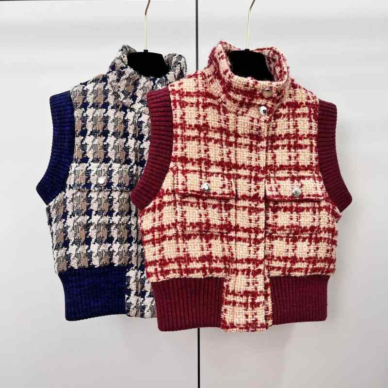 ・厚さ: 厚手・生地: ツイード・ダウン含有量: 86%~90%・詰め物: ホワイトダックダウン・主な生地の組成: ウール・シルエット: レギュラー・取り外し: 不可・前立て: ジッパー・襟の形: スタンドカラー・ファー: なし・流行の要素...