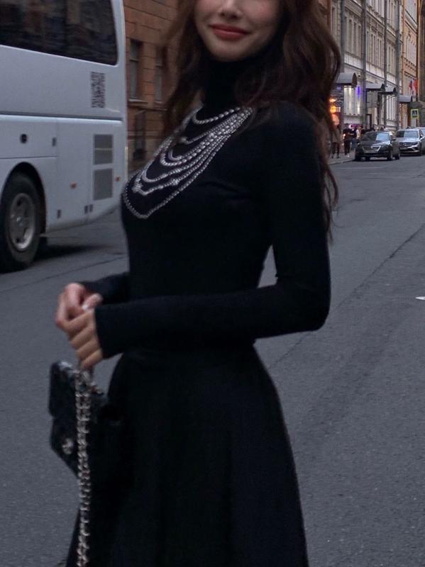 ・カテゴリ: セーター・素材: ポリエステル・柄: 珍珠・厚さ: 普通・組み合わせ: 単品・スタイル: プルオーバー・シルエット: スリム・袖丈: 長袖・ネックライン: ハイネック・着丈: 普通 (50cm超～65cm以下)・カラー: 珍珠...