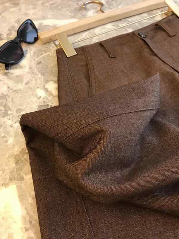 ・素材: ポリエステル繊維、粘胶纤维、綿・スタイル: カジュアル・パンツ型: ストレート・パンツ丈: フルレングス・ウエスト: ハイウエスト・厚さ: 普通・カラー: コーヒー色、ネイビー・サイズ: 26、27、28、29、30・弾性: 微ス...