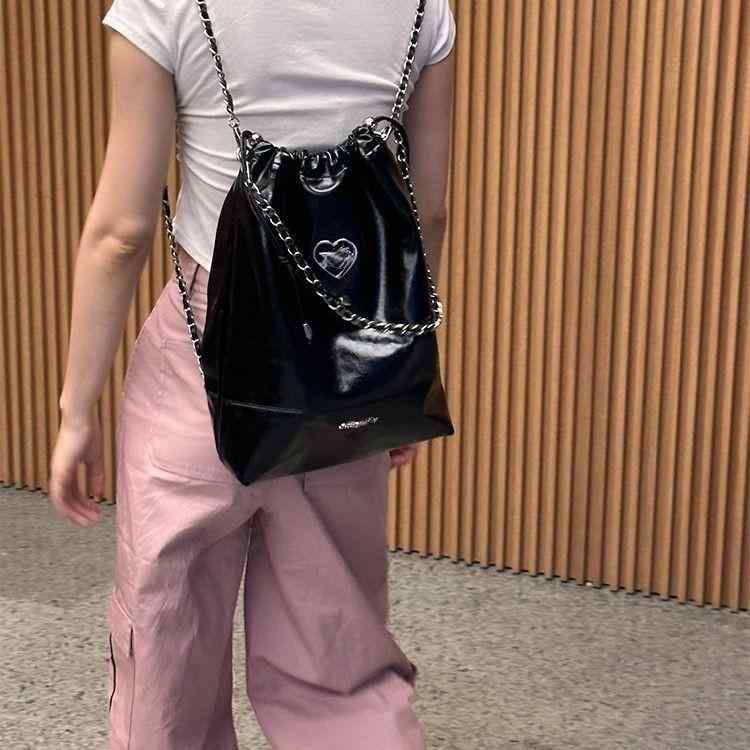 ・カテゴリ: バッグ・スタイル: 都市・素材: PU・サイズ: 大・内部構造: ジッパー付きポケット・硬さ: ソフト・外ポケット: オープンポケット・ショルダーストラップ: 2・流行要素: ステッチ・色: ブラック, ホワイト・サイズ(寸法...