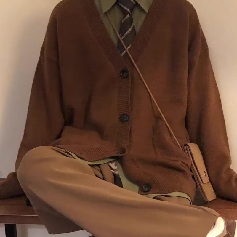 ・カテゴリ: ニットカーディガン・スタイル: 韓国風・タイプ: カーディガン・シルエット: ルーズ・ネックライン: Vネック・袖丈: 長袖・厚さ: 厚手・ディテール: ポケット・対象: 青少年、成人・素材: 鹿毛绒、ポリエステル・対象シーズ...