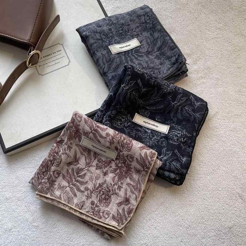 ・シーズン: 秋・カラー: ブラック、コーヒー、グレー・サイズ: 58cm×58cm・編み方: 経編・デザイン: 花柄・タイプ: スカーフ・素材: 綿・素材構成: 綿21～30%・スタイル: 田園風、韓国風、小清新、森ガール・対象: 成人・...