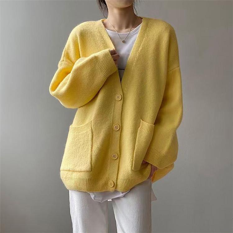 ・カテゴリ: カーディガン・スタイル: カジュアル、韓国風・柄: 無地・厚さ: 普通・フィット: ルーズ・ネックライン: Vネック・袖丈: 長袖・袖: レギュラー・着丈: 50cm<着丈≤65cm・素材: ニット・色: ブラック、グレ...