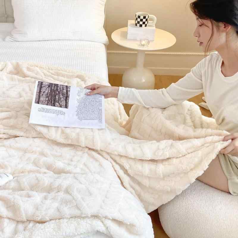 ・素材: 珊瑚マイヤー/ポリエステル・重量: 約5000g以上・柄: 無地・種類: 珊瑚マイヤーケット・カラー: ミルキーピンク、アップルグリーン、ジンジャーイエロー、コーヒー、ベージュ、ミルクティー、ダークグレー、ミストブルー、ライラック...