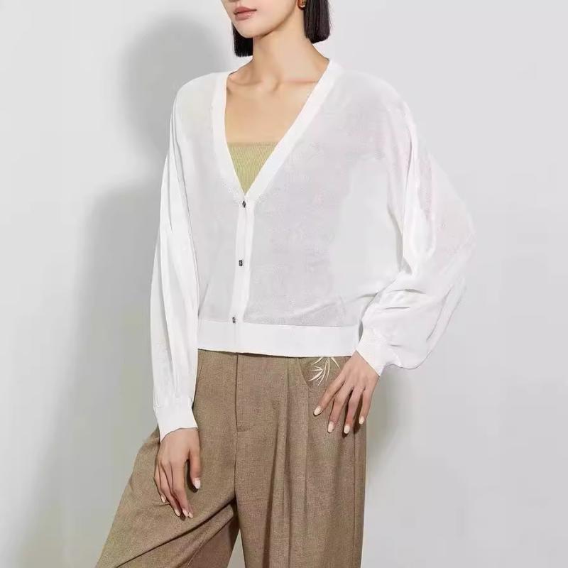 ・カテゴリ: カーディガン、ニット・素材: 毛混紡・主な素材: 粘胶繊維・主素材含有量: 70%-80%・その他素材: ポリエステル繊維・その他素材含有量: 30%以下・柄: 無地・厚さ: 薄手・組み合わせ: シングル・スタイル: シンプル...