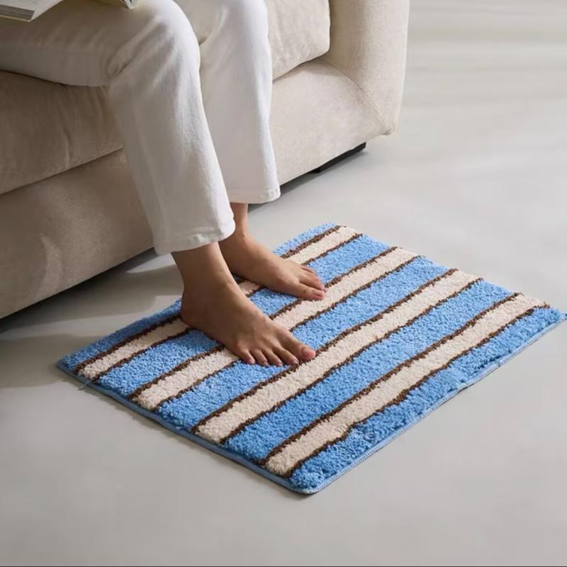 ・商品カテゴリ: ラグ/マット・素材: ポリエステル・柄: ストライプ・スタイル: インス風・形状: 正方形・洗濯: 洗濯機洗い可能・用途: 浴室、玄関・カラー: ライトブルー、ネイビー、コーヒー・サイズ: 45cm×62cm