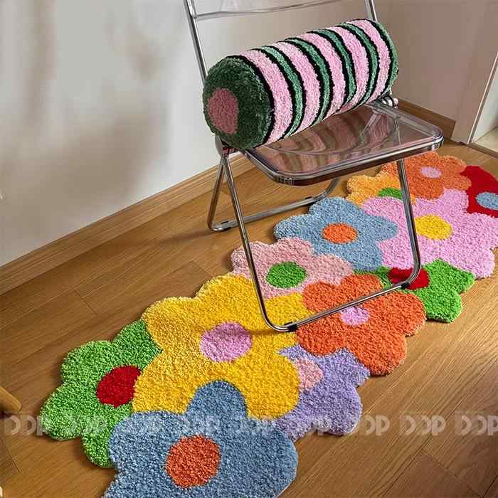 ・素材: 植毛・形状: 異形・製法: 機械織り・柄: 動物・洗濯方法: 洗濯機洗い・カラー: 小花柄、猫（ピンク）、猫（グリーン）、猫（ホワイト）、犬・サイズ: 45cm×120cm、50cm×140cm、60cm×160cm、70cm×1...