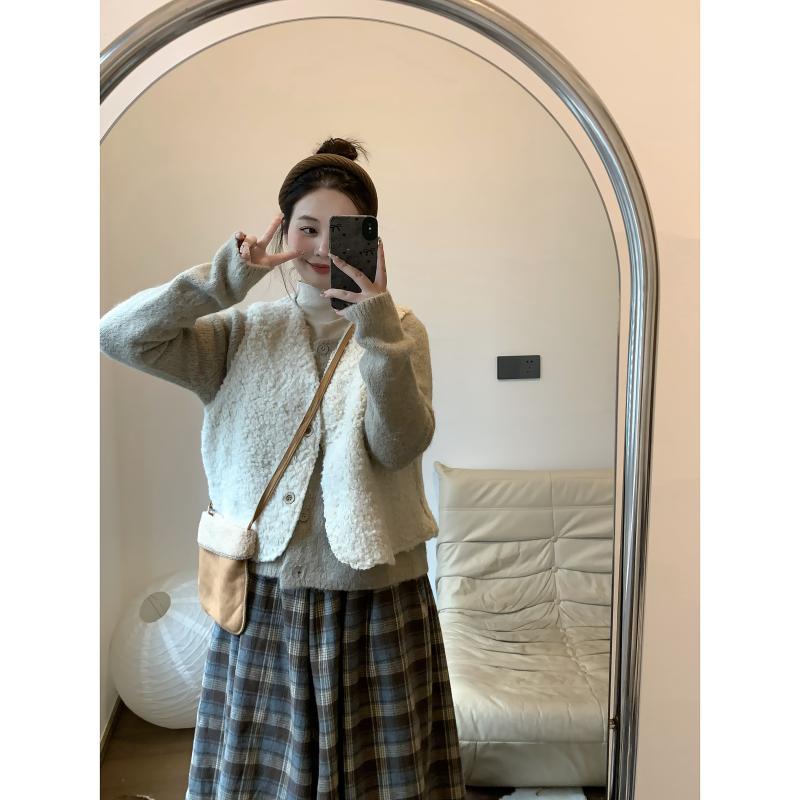 ・カテゴリ: ベスト/ジレ・ネックライン: ポロ襟・素材: その他・主な素材: スパンデックス・カラー: オフホワイト・サイズ: フリーサイズ・スタイル: エレガント、お姉系・対象: レディース・ボタン: シングルブレスト