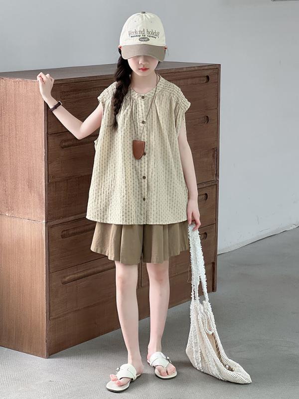 ・対象: 女の子・スタイル: 韓国風・セット内容: トップス、パンツ・アイテム数: 2点・袖丈: ノースリーブ・パンツ丈: ショートパンツ・厚さ: 普通・柄: 無地・素材: 綿100%・安全等級: B・留め具: シングルブレスト・色: 画像...