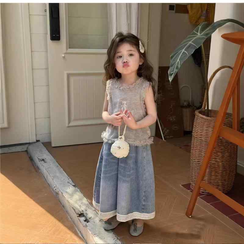 ・商品名: TBB灰色ベスト デニムパンツ セットアップ・対象: ガールズ・スタイル: 韓国・セット内容: トップス、ボトムス・アイテム数: 2点・対象年齢: キッズ(3～8歳、100～140cm)・シーズン: 夏・袖丈: ノースリーブ・パ...