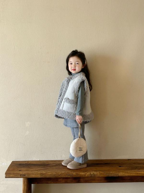 ・カテゴリ: 子供用ベスト・対象: 女児・スタイル: 韓国風・デザイン: カーディガン・柄: 無地・厚さ: 厚手・フード: なし・素材: ポリエステル80%・安全レベル: B・留め具: シングルブレスト・裏地: 起毛裏地・カラー: グレー・...