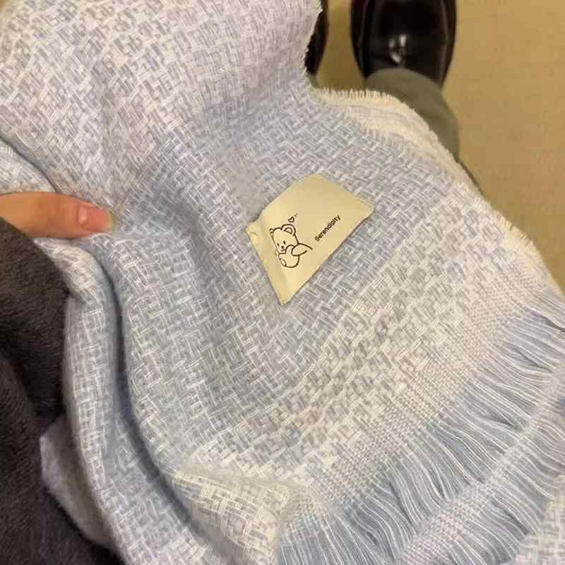 ・編み方: 経編・流行の要素: フリンジ・機能: 保温・スタイル: 百搭、シンプル・色: 浅緑色格子、浅ピンク色格子、浅青色格子・長さ: 約190cm×60cm・主な生地の組成: ポリエステル100%・生地の名称: ポリエステル・加工技術:...