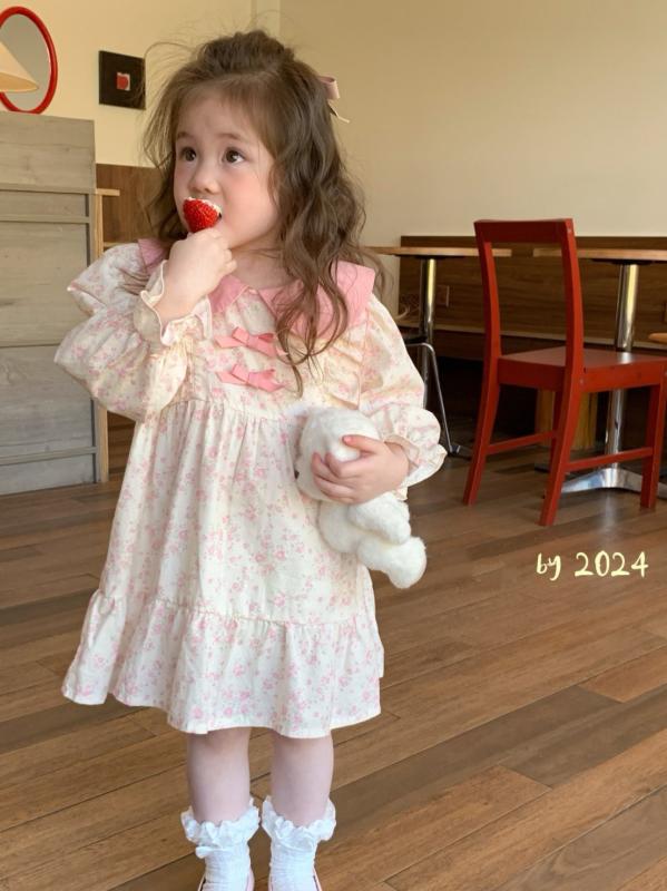 ・スタイル: 韓国版・生地: 綿・スカートの種類: ワンピース・安全レベル: B類・主な生地の成分: 綿90%・対象性別: 女・対象年齢: 中小（3～8歳、100～140cm）・柄: 花柄・生地の加工: プリント・対象シーズン: 春、秋・モ...