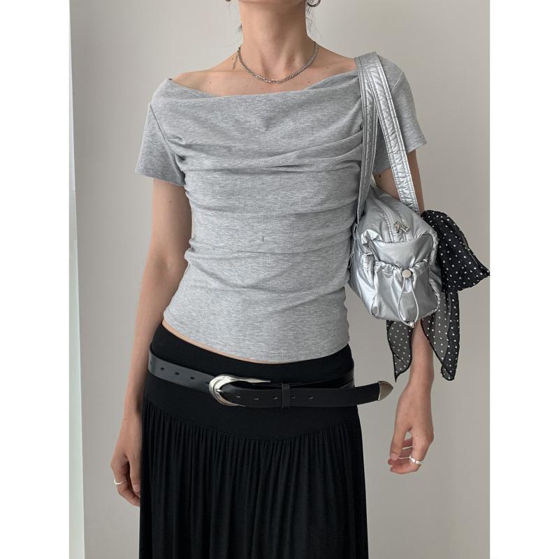 ・素材: 綿、スパンデックス・柄: 無地・スタイル: プルオーバー・袖丈: 半袖・フィット: レギュラー・着丈: 短め(40cm超50cm以下)・ネックライン: オフショルダー・袖のタイプ: レギュラー袖・特徴: リブ・カラー: ブラック,...