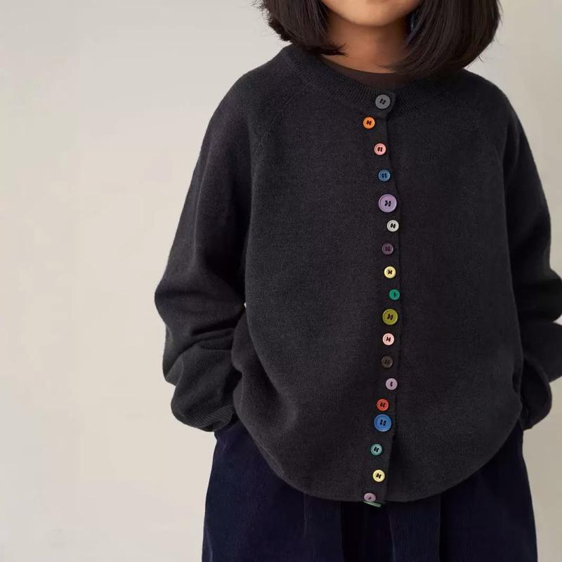 ・対象: 女の子・生地加工: 柔らか加工・スタイル: 韓国・対象年齢: 8歳以上・シーズン: 冬、春、秋・糸の太さ: 細い・厚さ: 普通・袖丈: 長袖・留め具: シングルブレスト・柄: 無地・要素: カーディガン、配色・素材: 繊绒糸、アク...