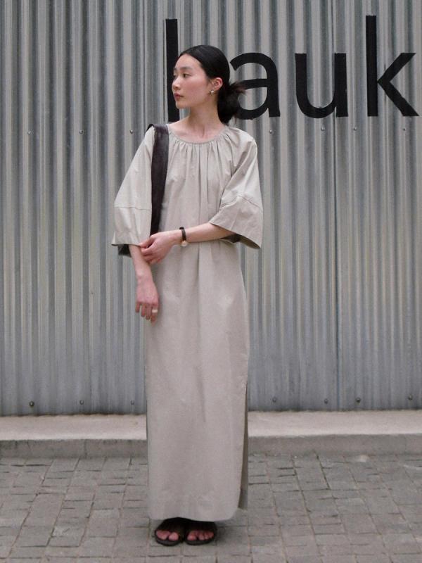 ・柄: 無地・スタイル: カジュアル、シンプル・ネックライン: ラウンドネック・袖丈: 五分袖・素材: 綿100%・カラー展開: ネイビー、カーキ、ホワイト・サイズ: フリーサイズ・スカート丈: マキシ丈・スカートタイプ: Aライン・ウエス...