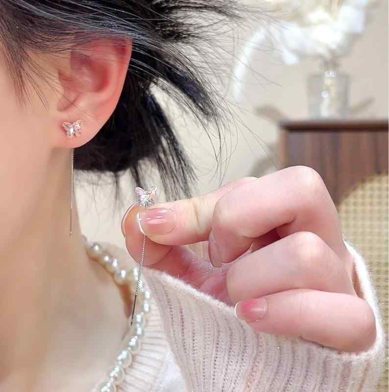 ・素材: 金属・処理: 電気メッキ・造型: 動物/生肖・カラー: 蝶・流行要素: 蝶・スタイル: スイート・対象: レディース・人気要素分類: 動物・製品カテゴリ: イヤリング