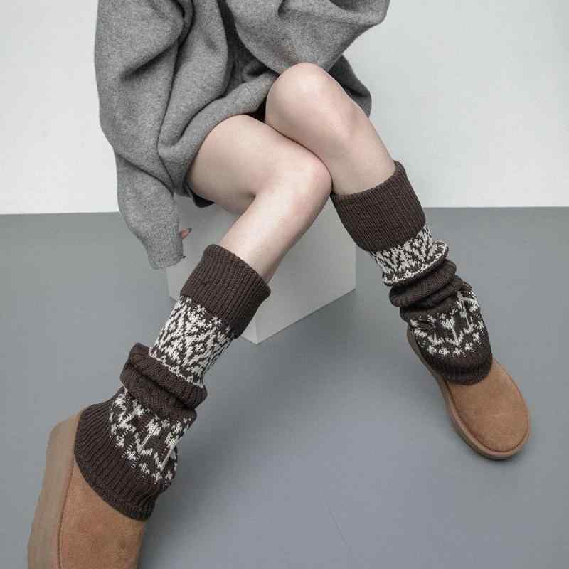 ・面料名称: 涤纶・双针袜: 单针袜・无骨缝制: 机器缝头・功能: 透气・风格: 个性・图案: 撞色・包装形式: 袋装・厚薄: 中等・适用性别: 中性/男女均可・适用年龄段: 青年（18-40周岁）, 少年（13-18周岁）・主面料成分: ...