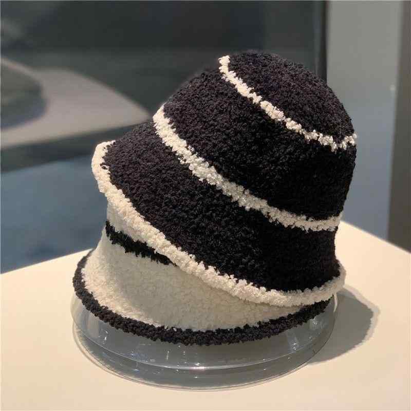 ・製品カテゴリ: 渔夫帽・流行要素: 格纹・帽顶のスタイル: 高顶・帽檐のスタイル: 无檐・カラー: ブラック, 米白色, カーキ色・サイズ: 54-59cm（調節可能）・機能: 保温・主面料の成分含有量: 71%-80%・スタイル: 百搭...